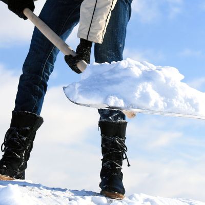 Stay safe: Essential tips to tackle winter hazards | Aviva Canada